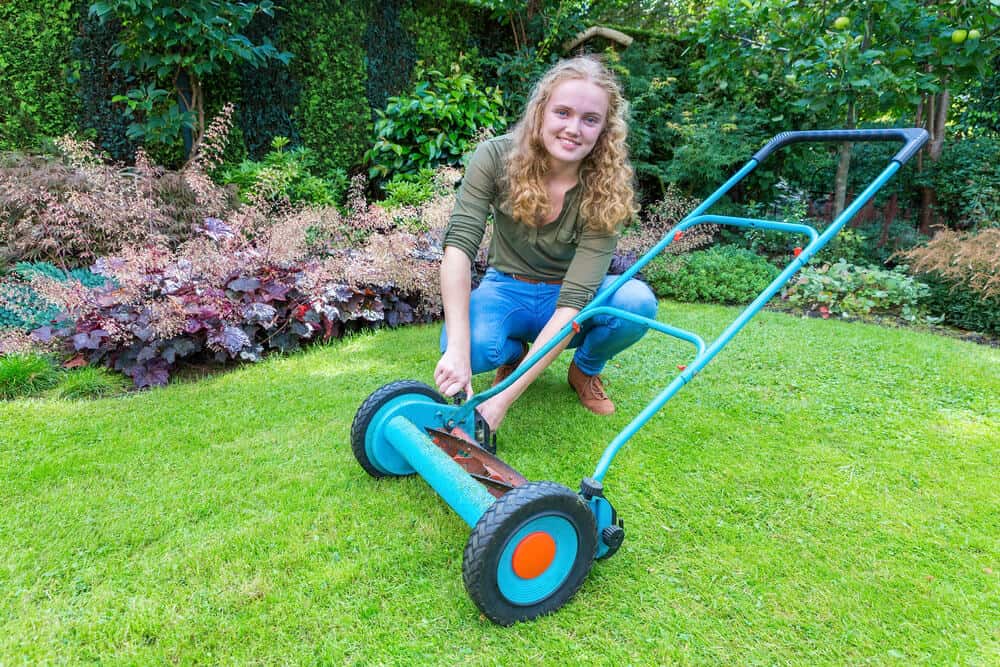 5 Best Manual Lawn Mowers Reviews Ratings For 2022 5 Best Manual Lawn Mowers Reviews Ratings For 2022